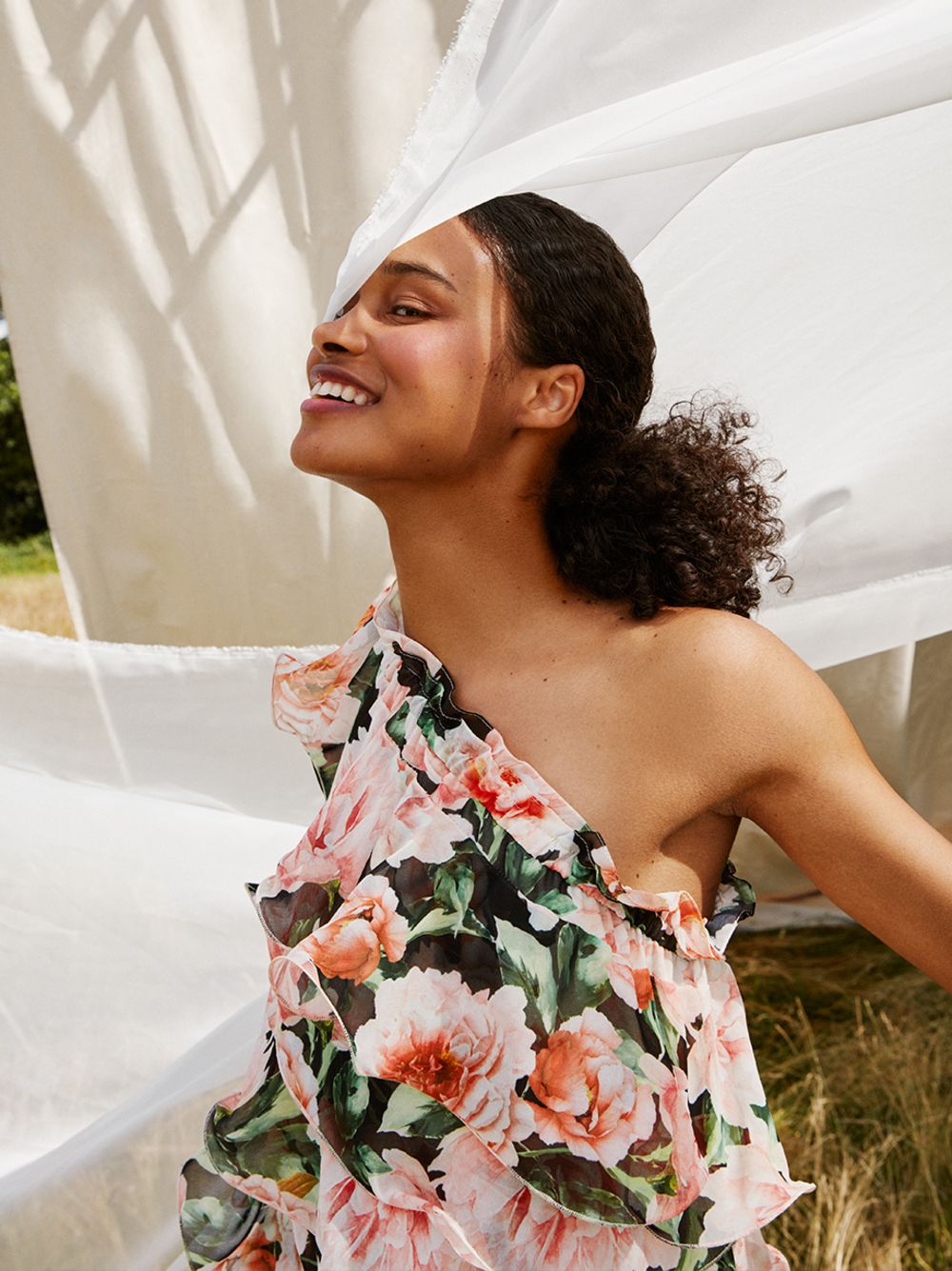 How To Hand Wash Clothes & Delicates By THE OUTNET