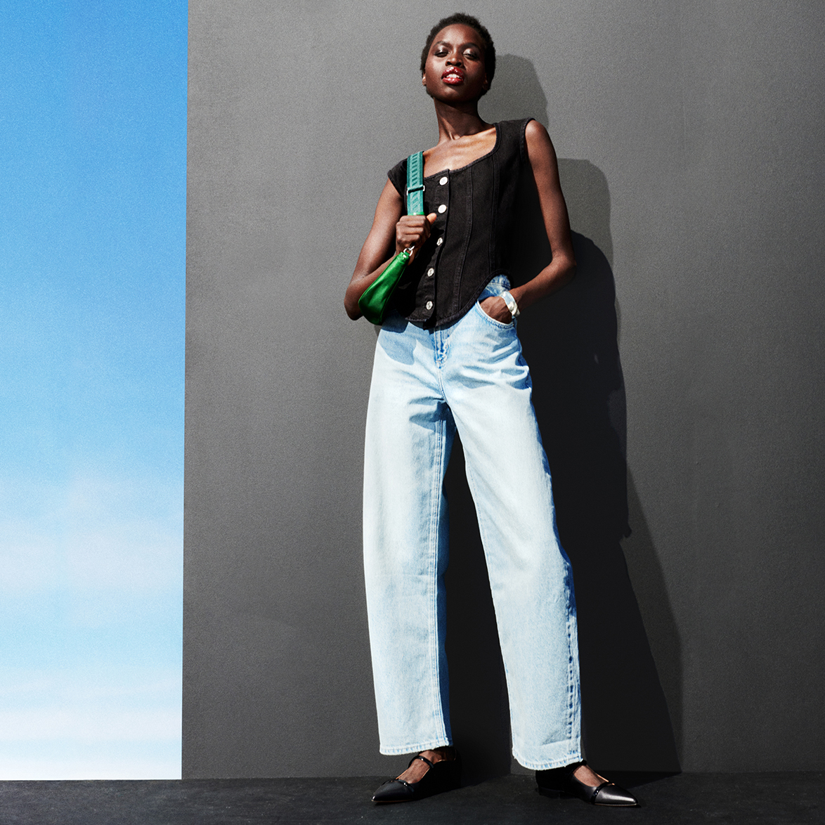 FRAME Denim & Clothing | Luxury Fashion Up To 70% Off | THE OUTNET