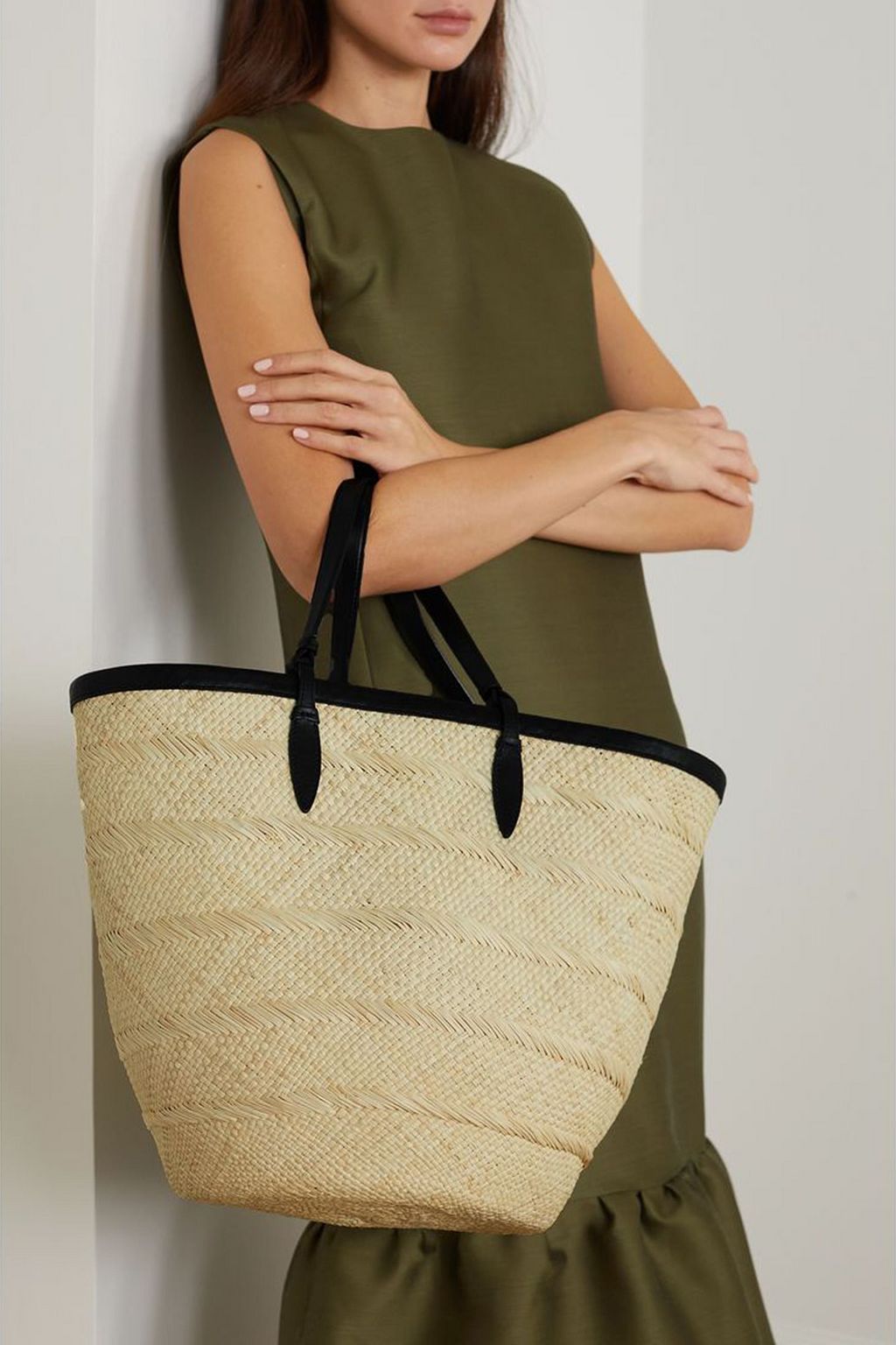 HUNTING SEASON Iraca medium leather-trimmed woven raffia tote | THE OUTNET