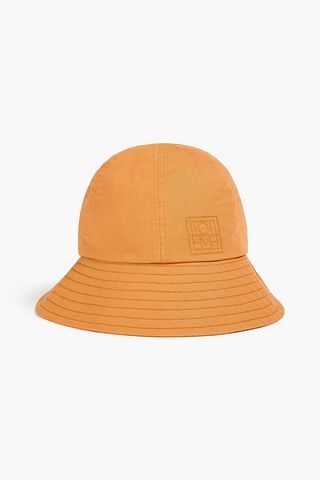 TOTEME Cotton and linen-blend bucket hat | THE OUTNET