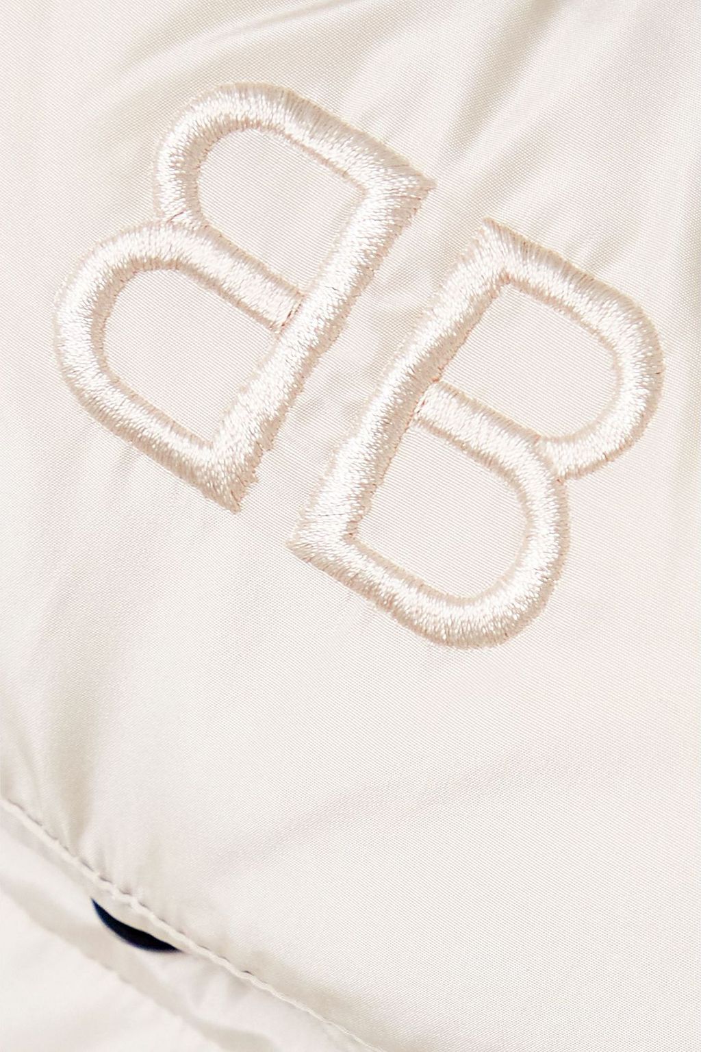 BALENCIAGA BB verkürzte Oversized-Jacke aus gestepptem Shell mit Kapuze ...