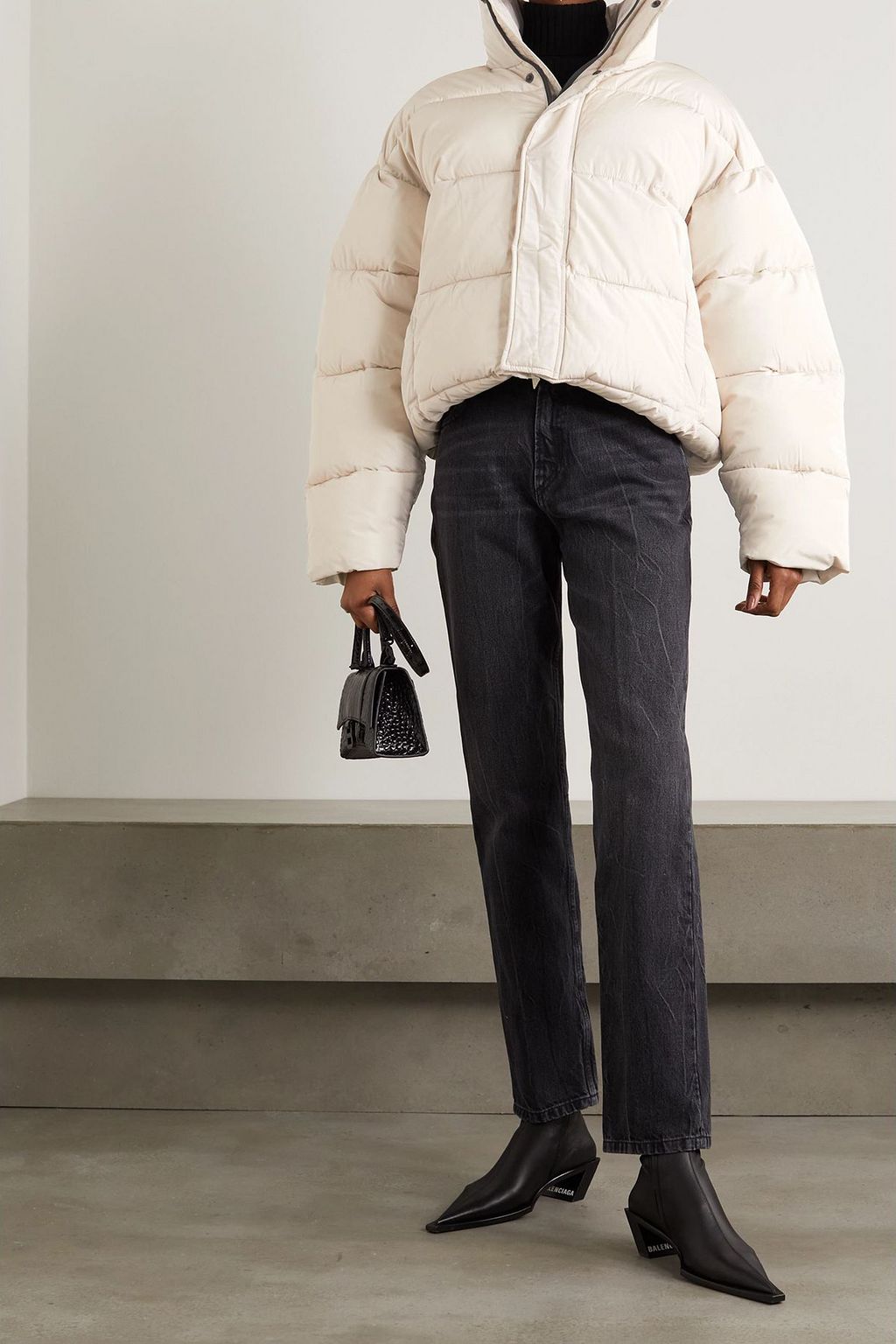 BALENCIAGA BB verkürzte Oversized-Jacke aus gestepptem Shell mit Kapuze ...