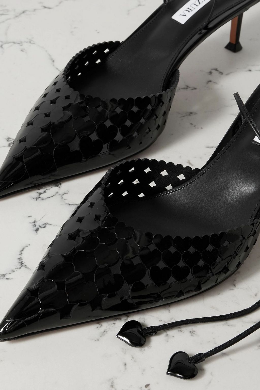 AQUAZZURA Pumps „Amourose 50“ aus Lackleder mit Cut-outs | THE OUTNET